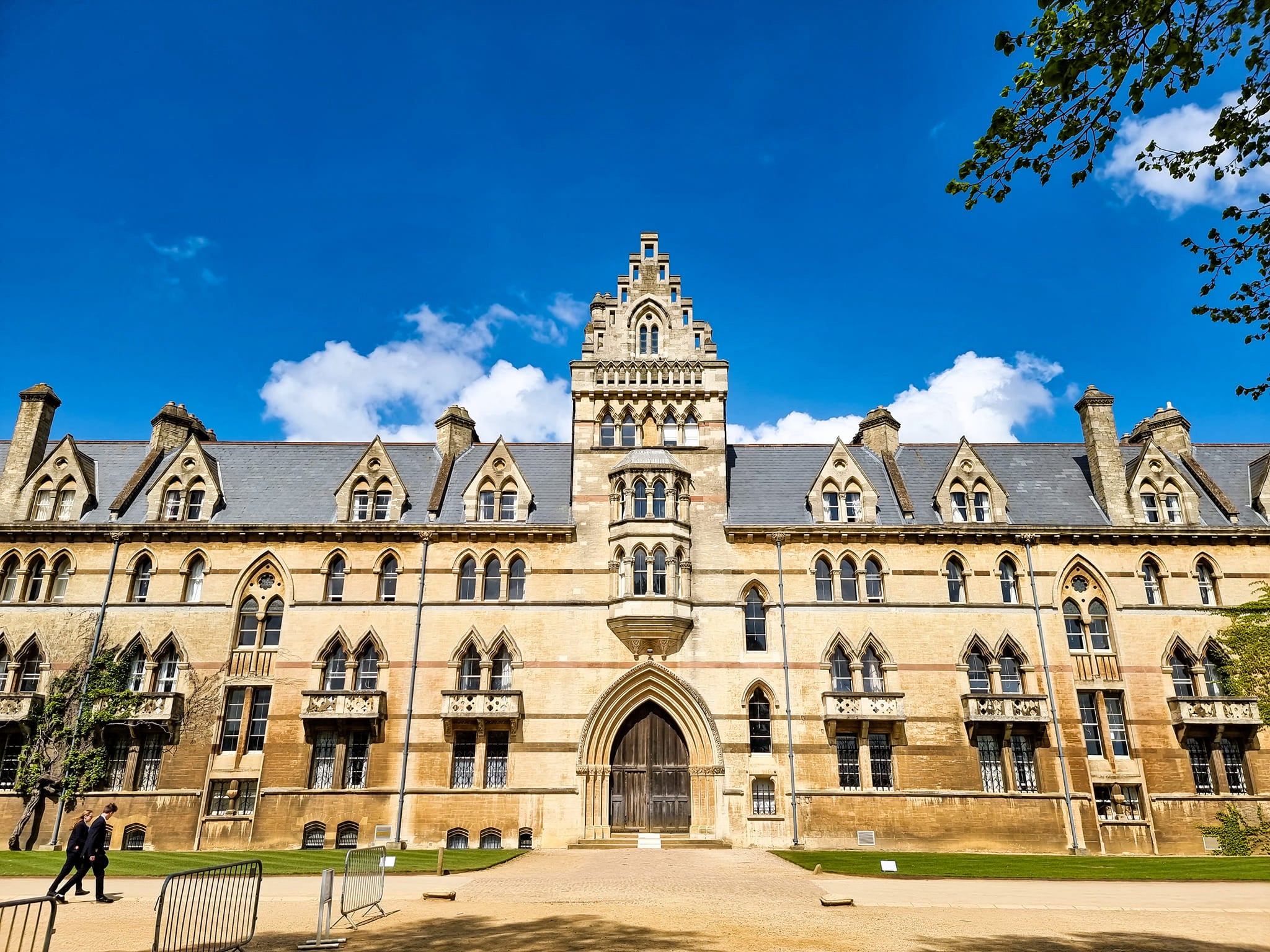 Christ Church College & Oxford University Tour – Best Price Oxford Tours